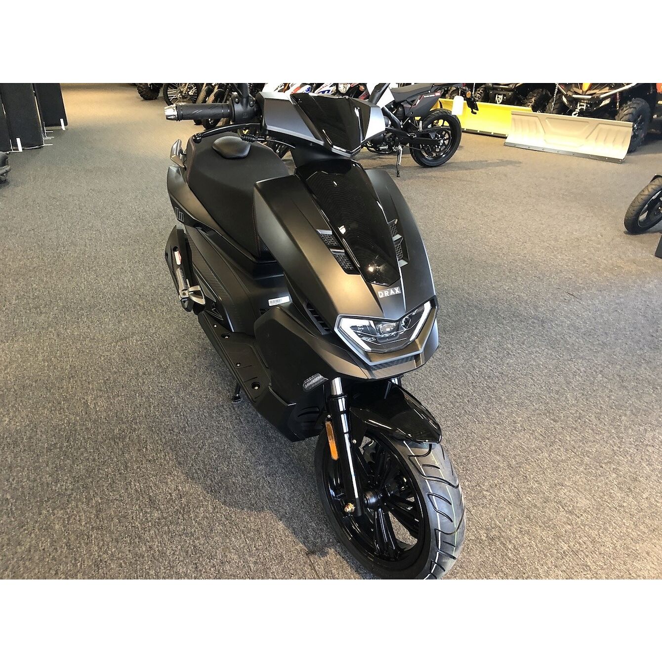Köp Drax Storm Mattsvart - Scooterhuset.se